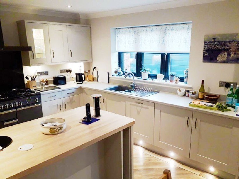 Shaker style country kitchen by Turnbull Showrooms